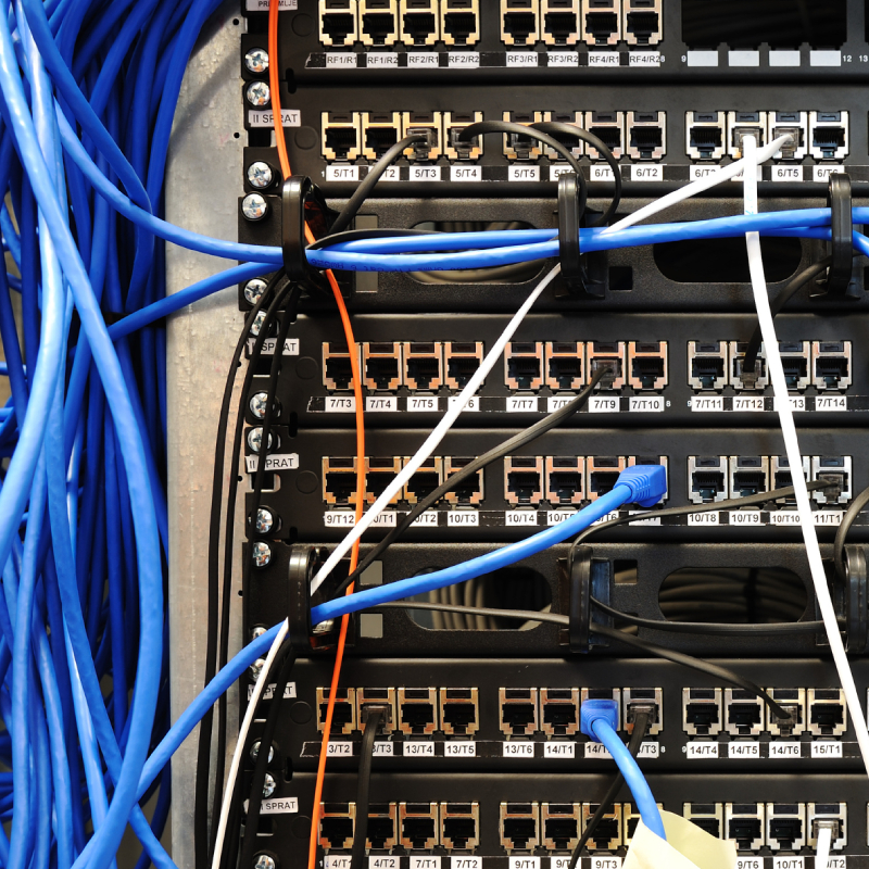 Wat heb je nodig om een patchkast in te richten?